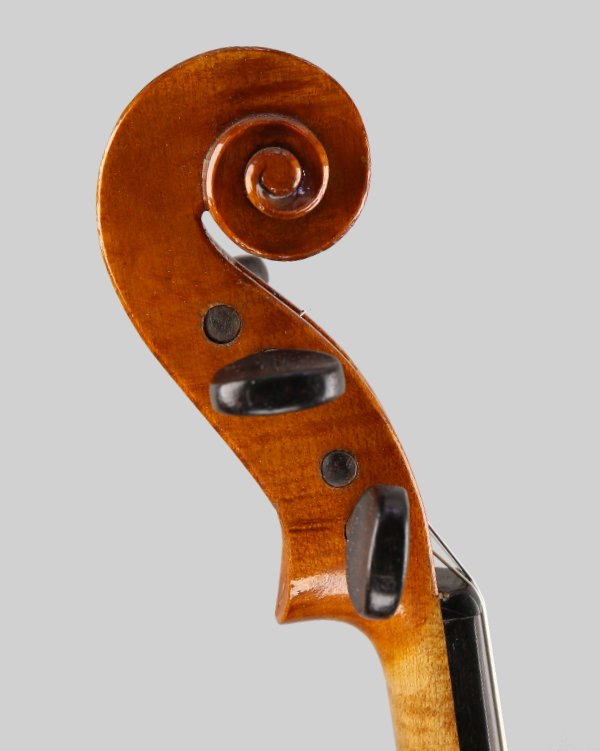 WP04 - A Breton violin